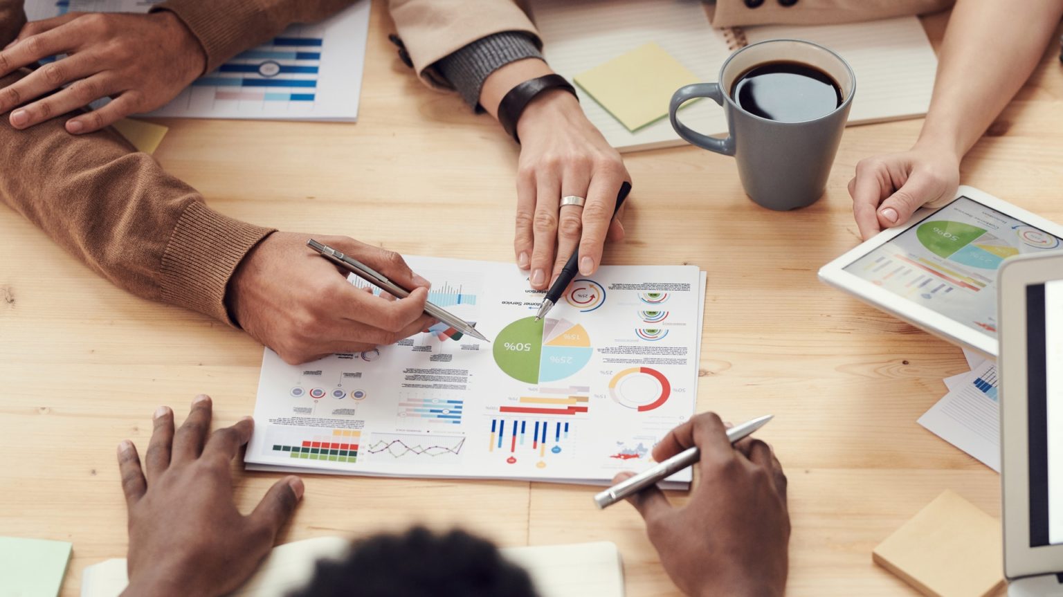 ¿Qué son las estrategias pull y push? - Miami Marketing School